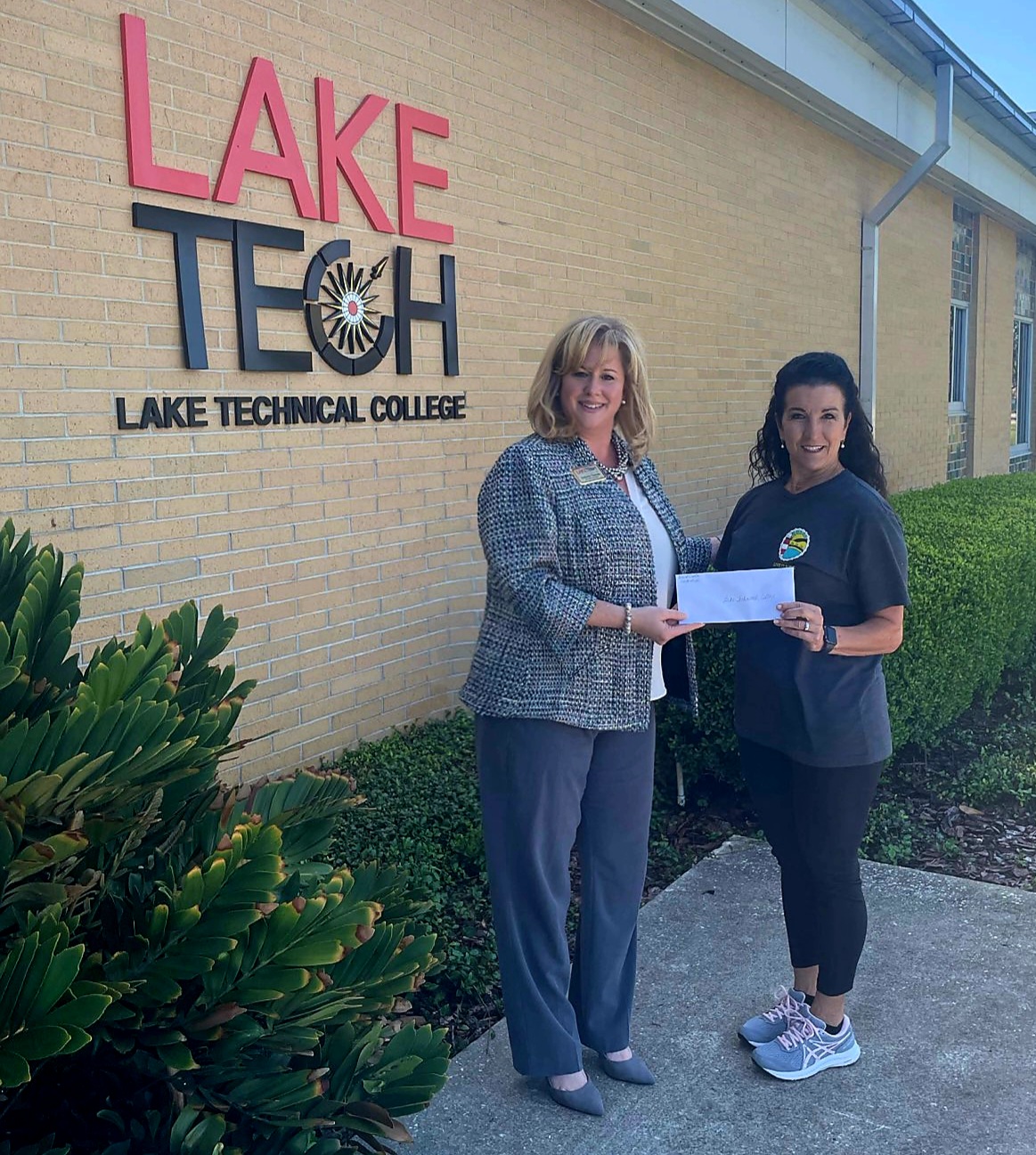 Group bicycle ride raises more than $10,000 for Lake Tech - Leesburg ...