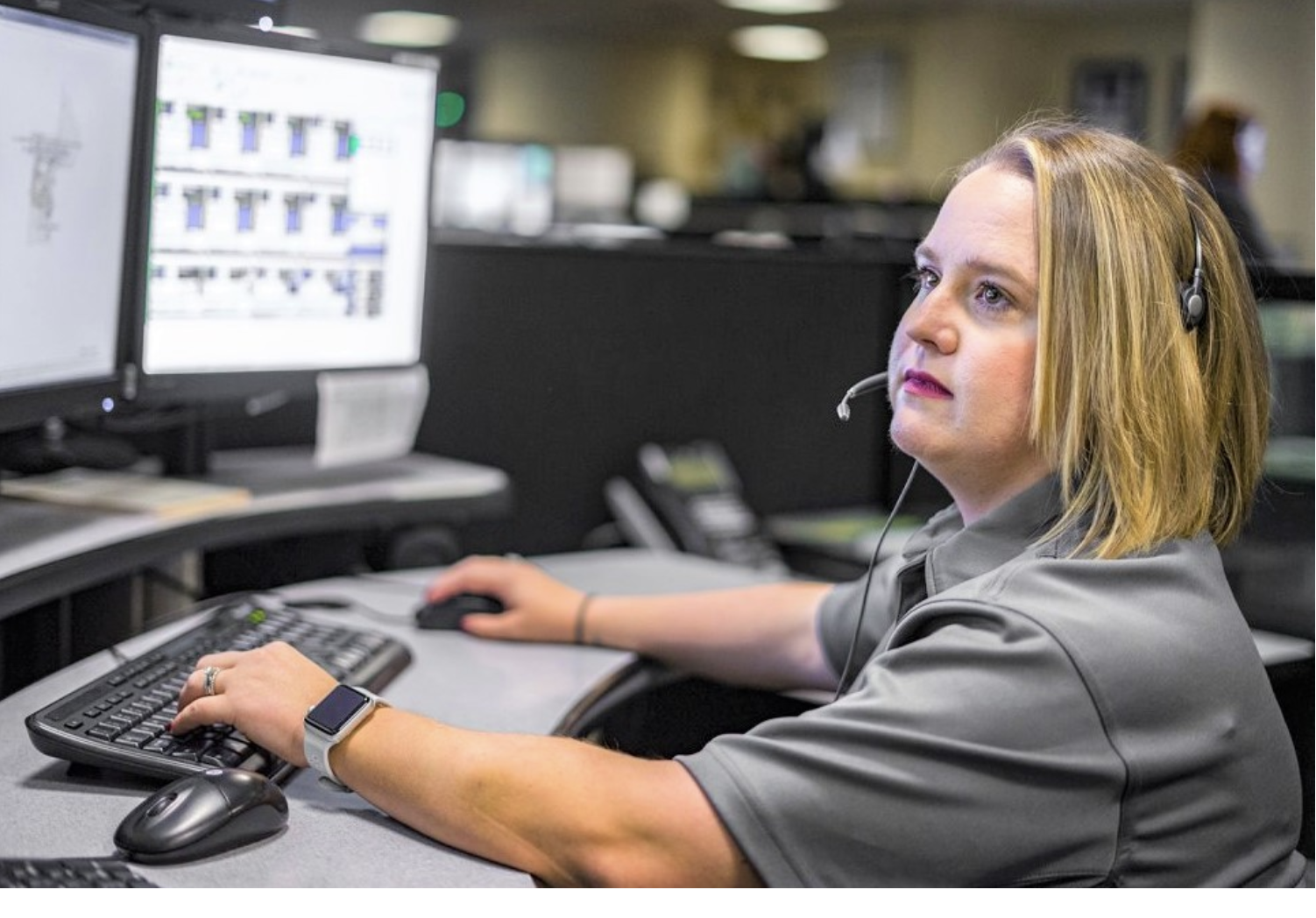 Man calls 911 twice to get his friend arrested when forced to leave her ...