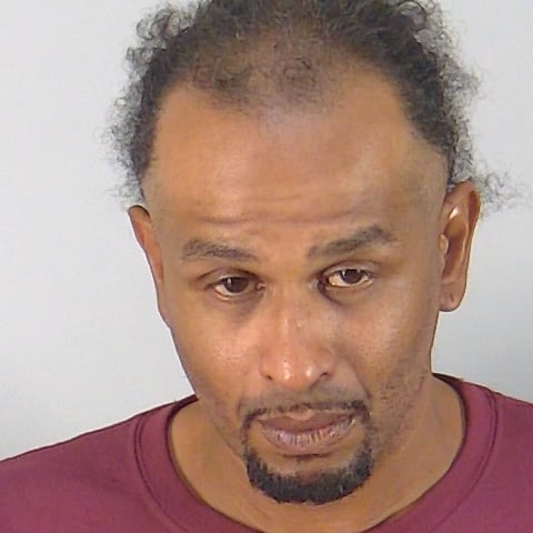 Man allegedly drags intoxicated girlfriend out of Circle K and shoves ...